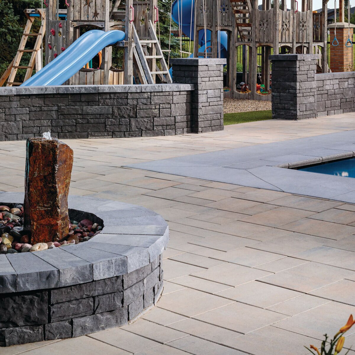 Belgard Tandem Ashlar Wall Cap Charcoal (32 pc./pallet) | SiteOne US