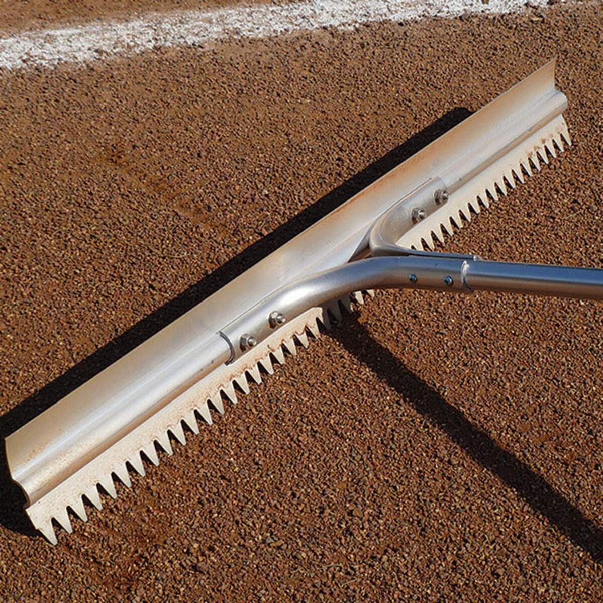 Beacon Lute Scarifying Rake 30 in | SiteOne US