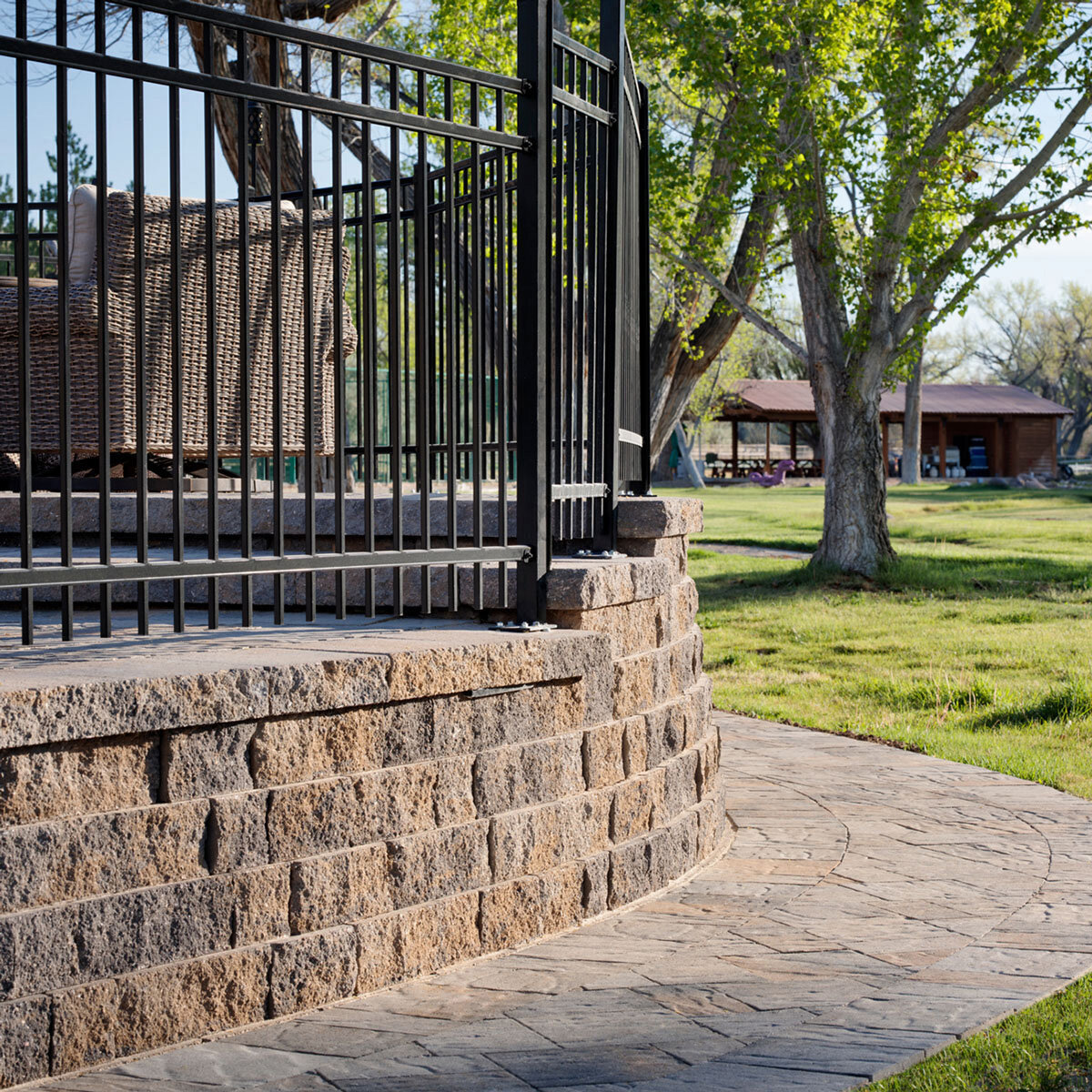 Belgard Celtik FSW Wall Block Sheffield Beige/Black 135 mm (32 sq. ft ...