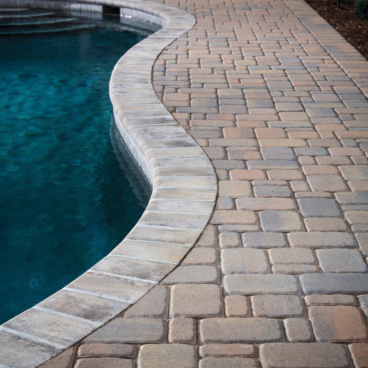 Belgard Cambridge Cobble 3 pc. Danville Beige 60 mm (120 sq. ft./pallet ...