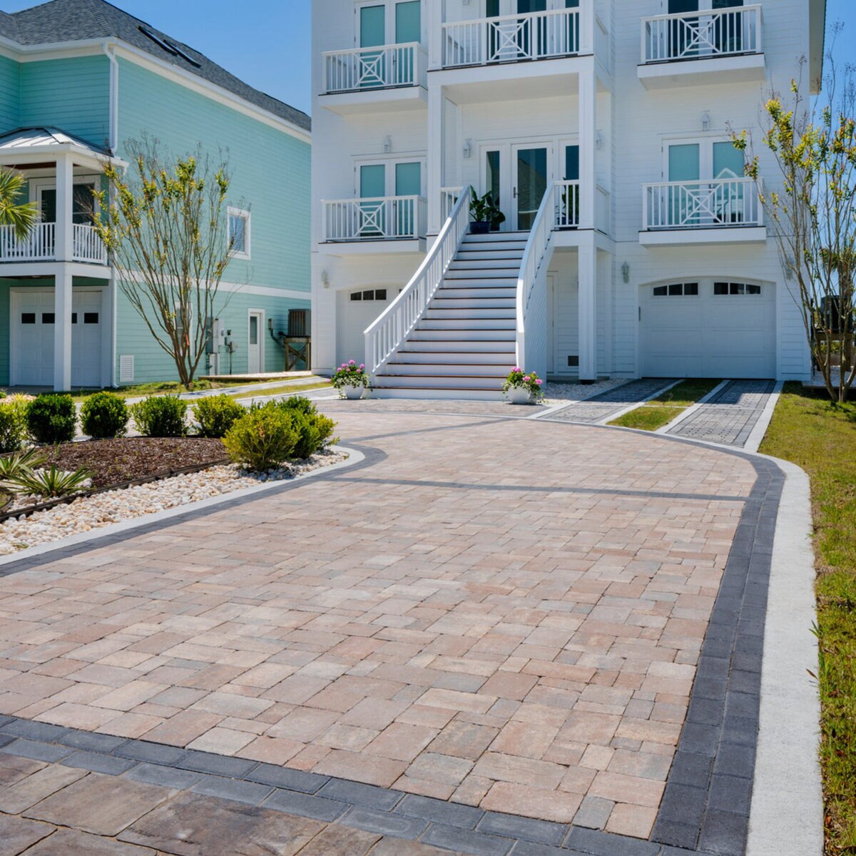 Belgard Dublin Cobble Paver 3 pc. Ardennes Gray 60 mm (128 sq. ft ...