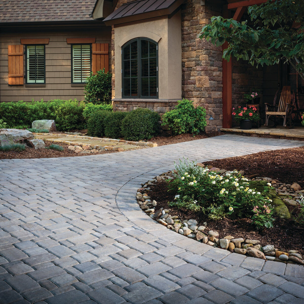 Belgard Cambridge Cobble Paver 3 pc. Avondale 60 mm (126 sq. ft./pallet ...