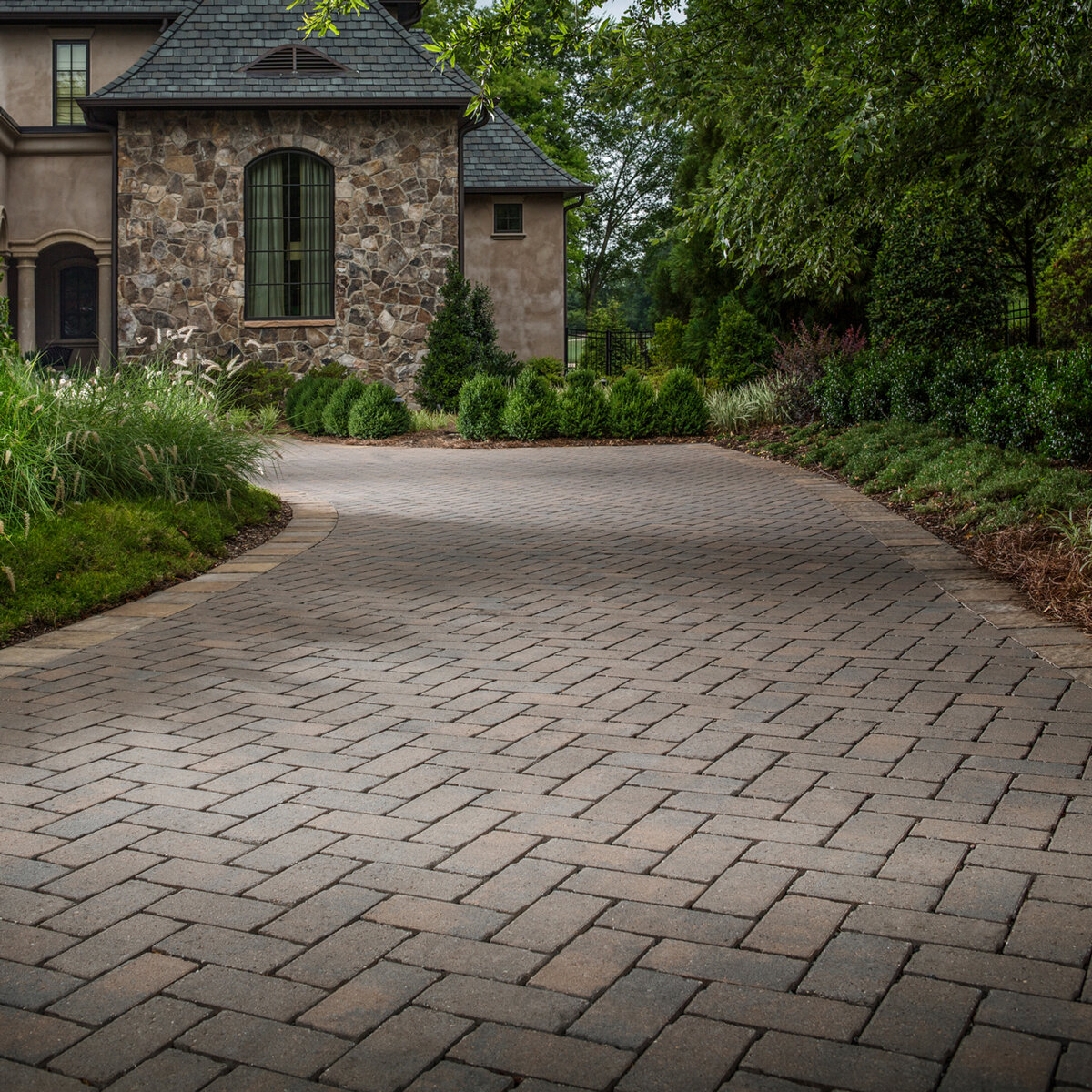 Belgard Aqua Bric Ardennes Gray (94 sq. ft./pallet) | SiteOne US