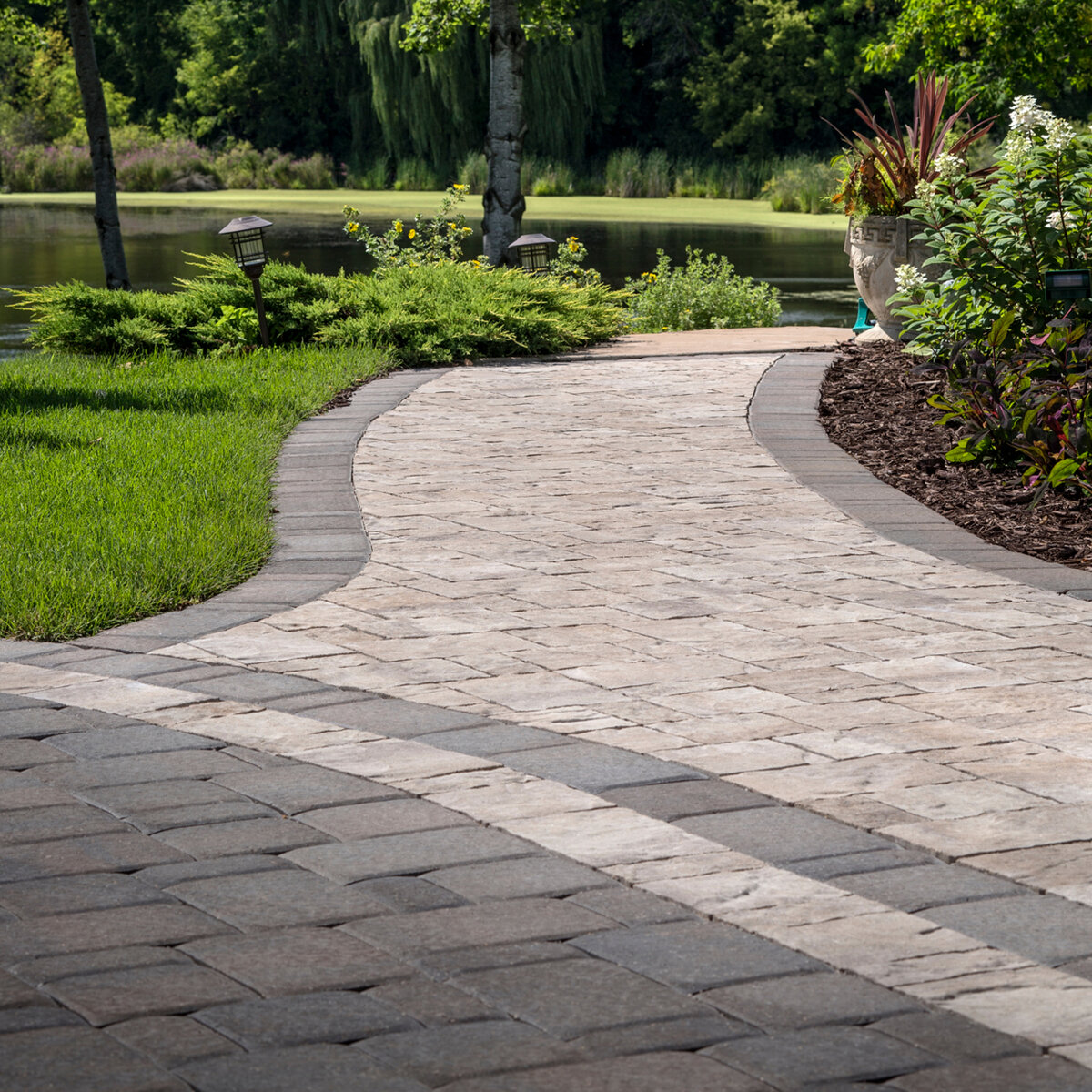 Belgard Mega Kingston Accent Rectangle Cambray Tan (76 sq. ft./pallet ...