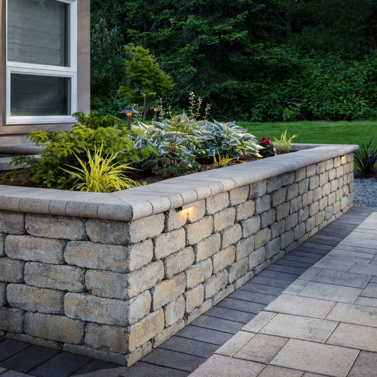 Belgard Weston Stone Wall Block Colonial Blend 4 in. x 12 in. x 8 in ...