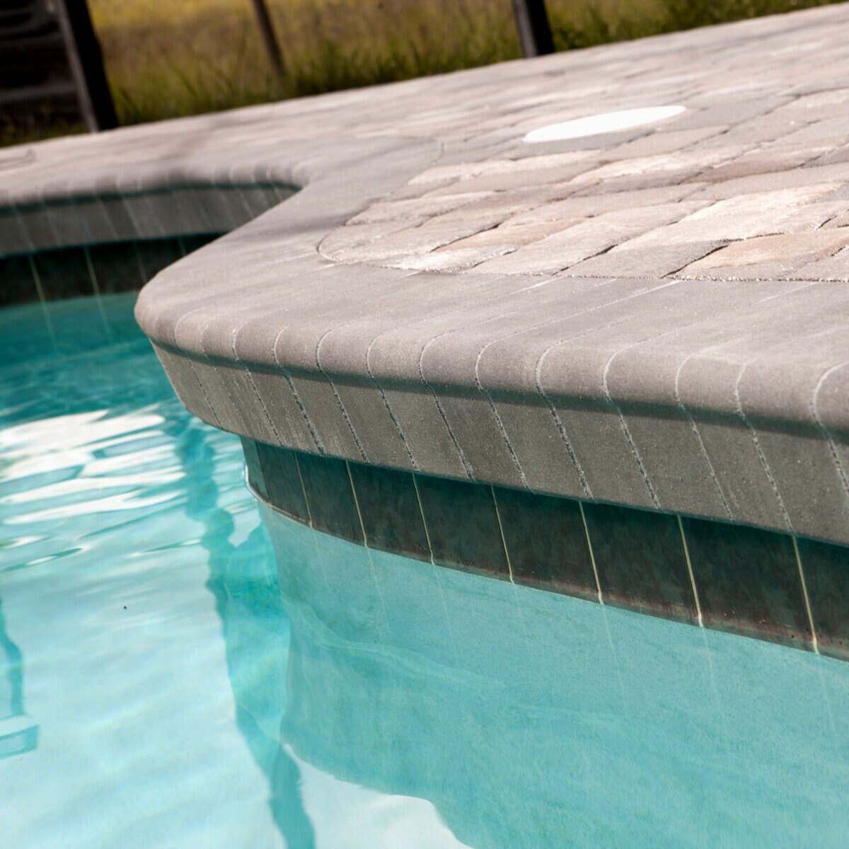 Belgard Fountainhead Coping Charcoal (90 pc./pallet) | SiteOne US