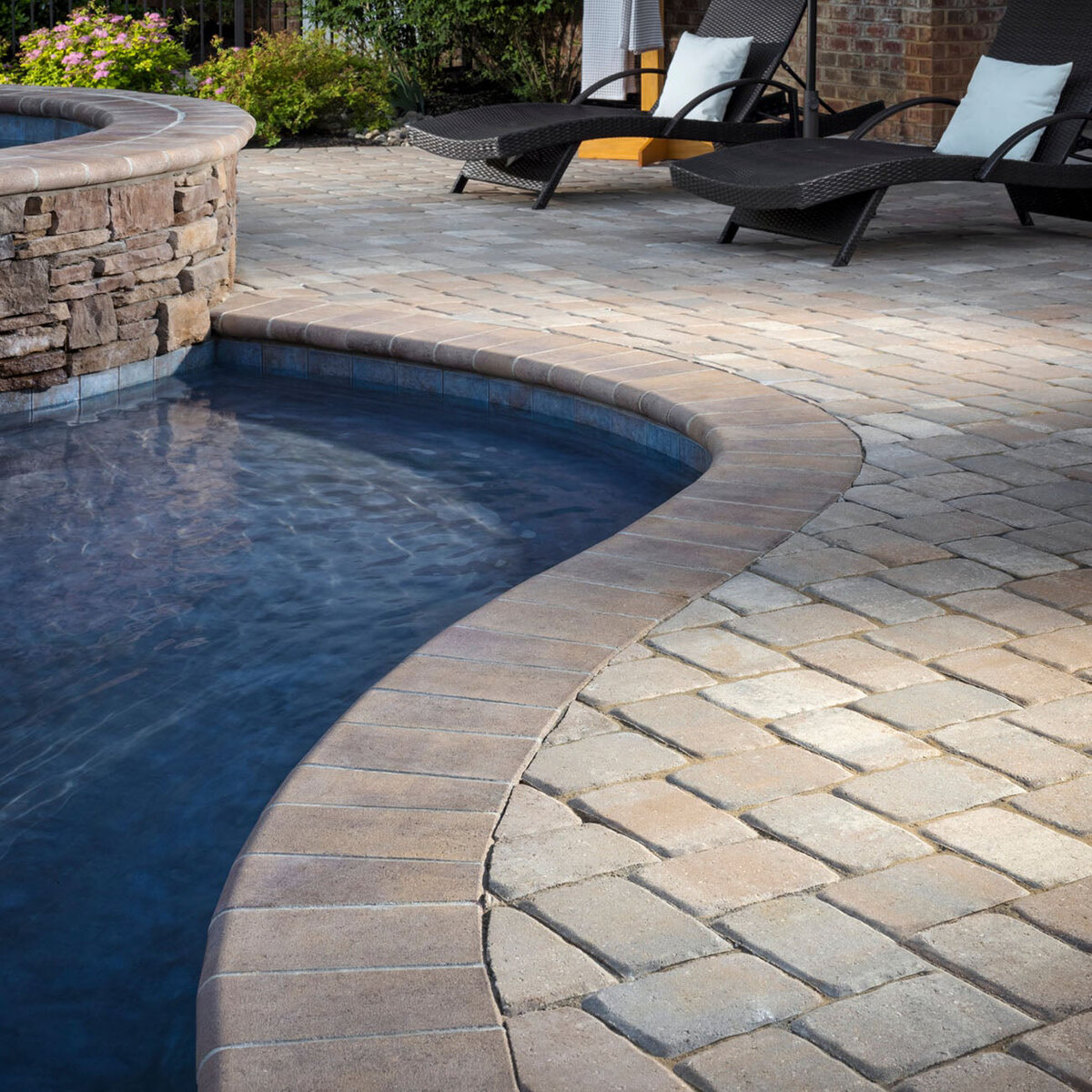 Belgard London Cobble Paver 3pc Shaded Gray (120 sq. ft./pallet ...