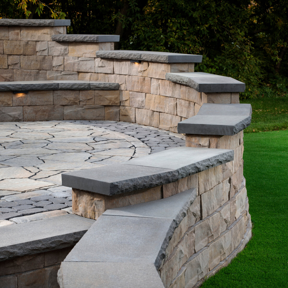 Belgard Konza Seat Wall Cap Oslo (18 pc./pallet) | SiteOne US