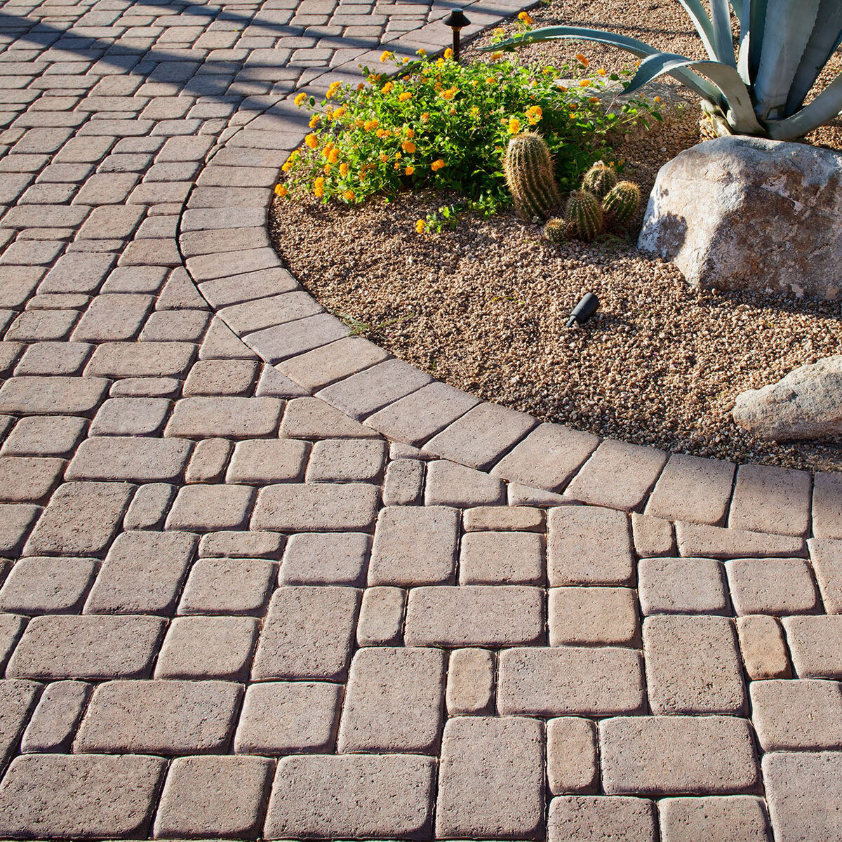 Belgard Cambridge Cobble Paver Sierra 3 pc. 60 mm (112 sq. ft./pallet ...