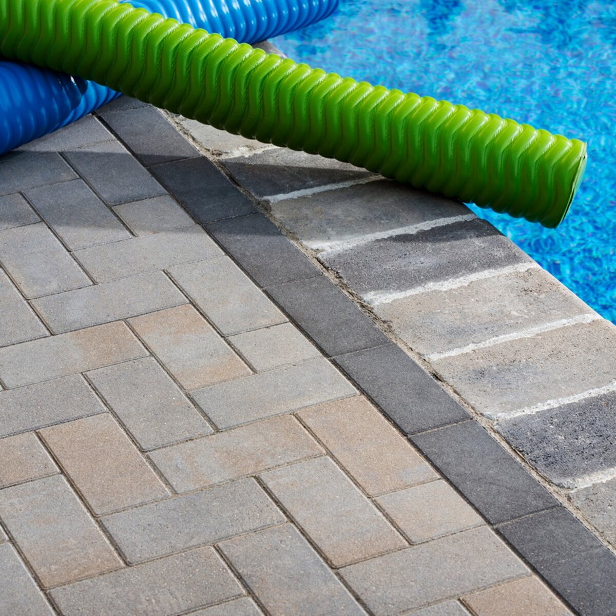 Belgard Holland Stone Paver ADA Red 60 mm 4 in. x 8 in. | SiteOne