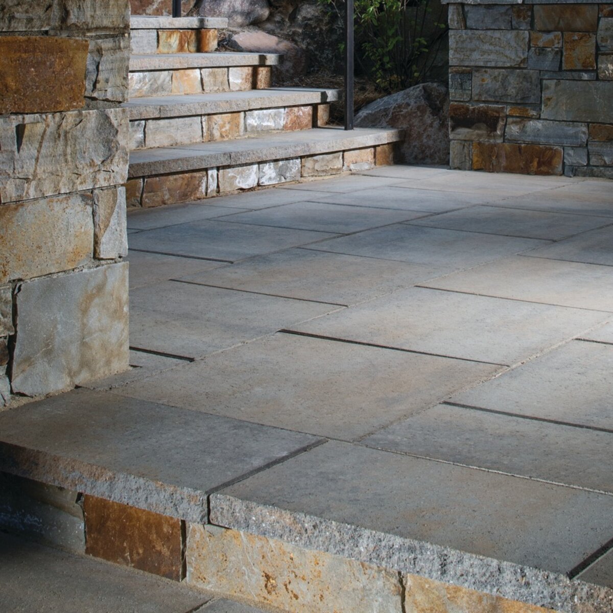 Belgard Plaza Slab Paver Almond (22 pc./pallet) | SiteOne US