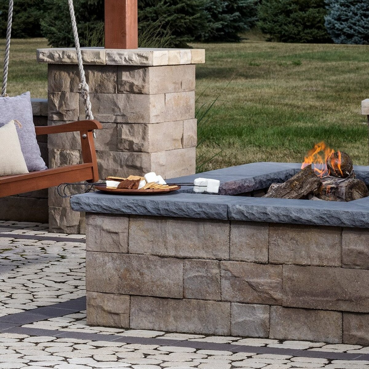 Belgard Anchor Seat Wall Cap Obsidian (18 pc./pallet) | SiteOne US