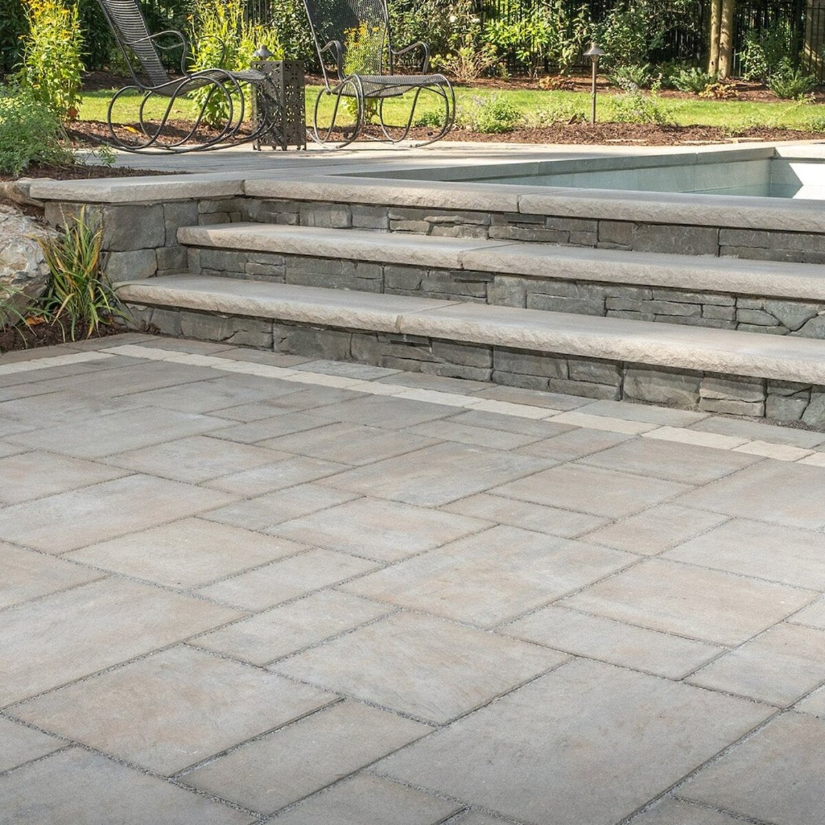 Belgard Trilogy Smooth Tucson w/ DuraFusion & ColorTech (105 sq. ft ...