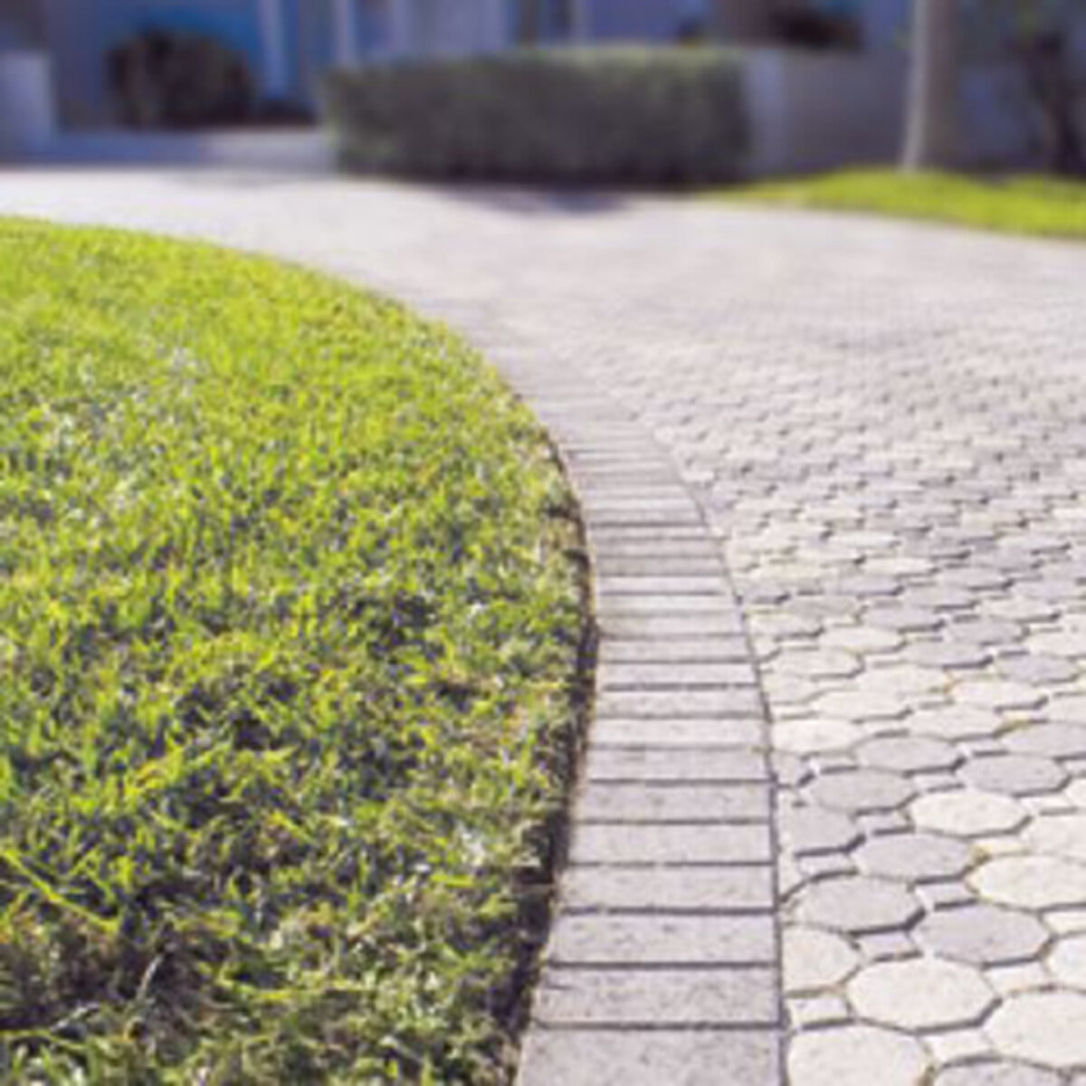 Brickstop Aluminum Paver Restraint 1.5 in. x 4 in. x 8.4 ft | SiteOne US