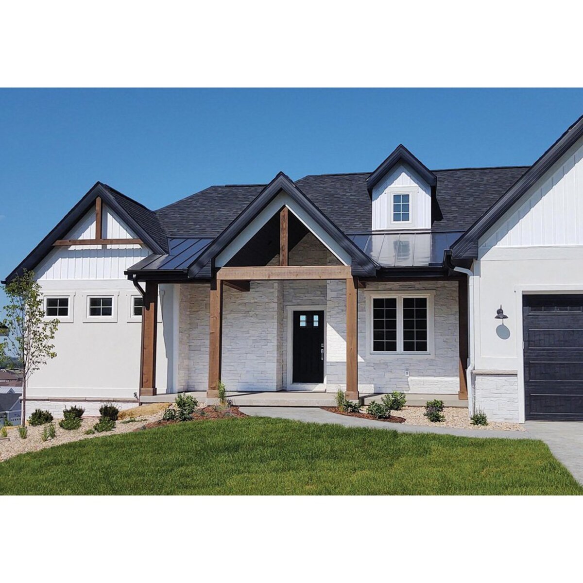 Coronado Stone Sawtooth Ledge Corners White Dura-Pak (10.5 ln. ft./box ...