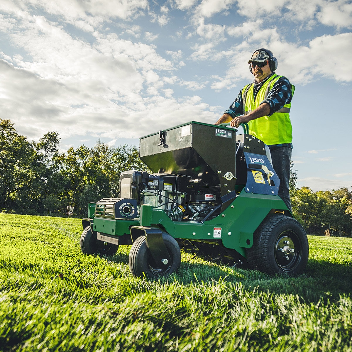 LESCO Pro-Aer 30 Ride-On Aerator 30 in. w/ Seed Box | SiteOne US