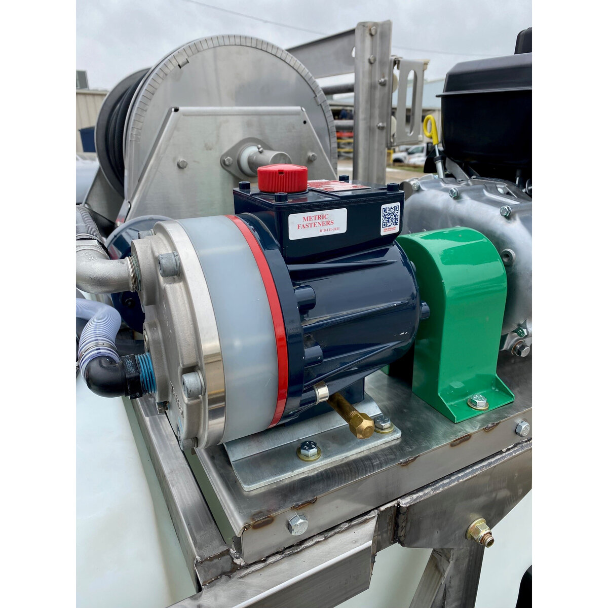 LESCO 300 Gal. Commercial Plus Truck Mount Gas Drive Sprayer w/ Hydra ...