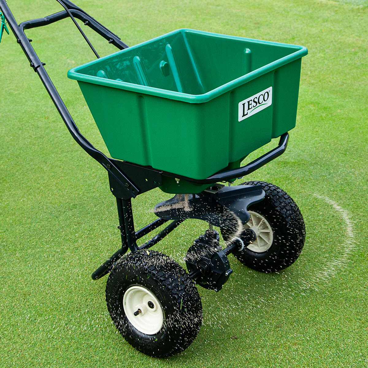 LESCO Broadcast Spreader w/ 50 lb. Capacity | SiteOne US