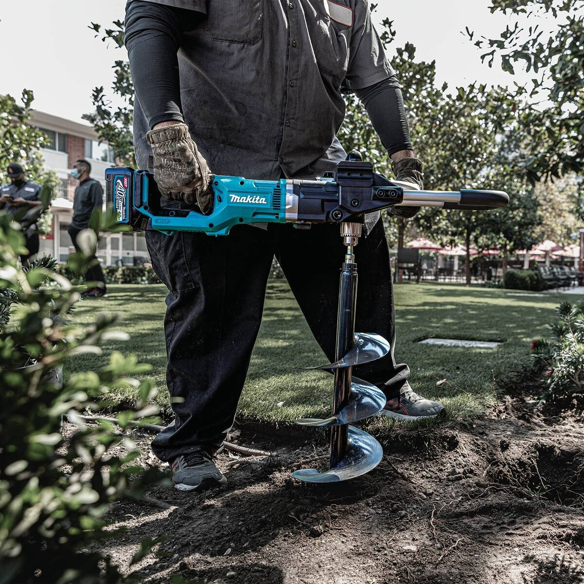 Makita 40V max XGT Brushless Cordless Earth Auger Kit | SiteOne