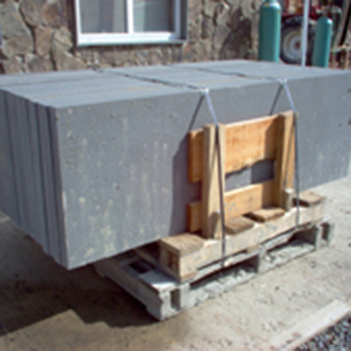 Tread Bluestone Select Blue Thermal 2 in. x 12 in. x 72 in | SiteOne US