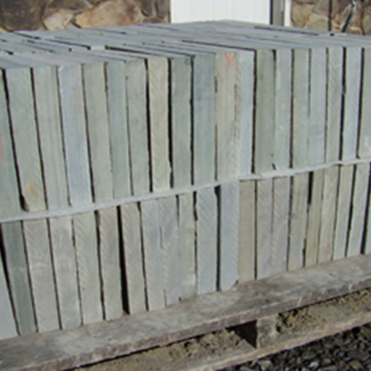 Dimensional Bluestone Select Blue Natural Cleft 1 1/2 in. x 12 in. x 18 ...