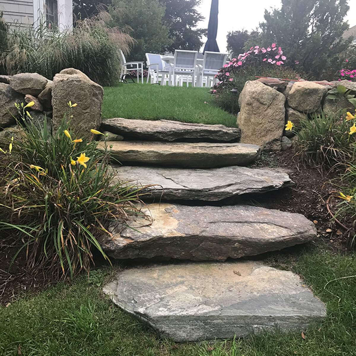 Pennsylvania Fieldstone Garden Path/Stepping Stone 1 - 3 in | SiteOne US