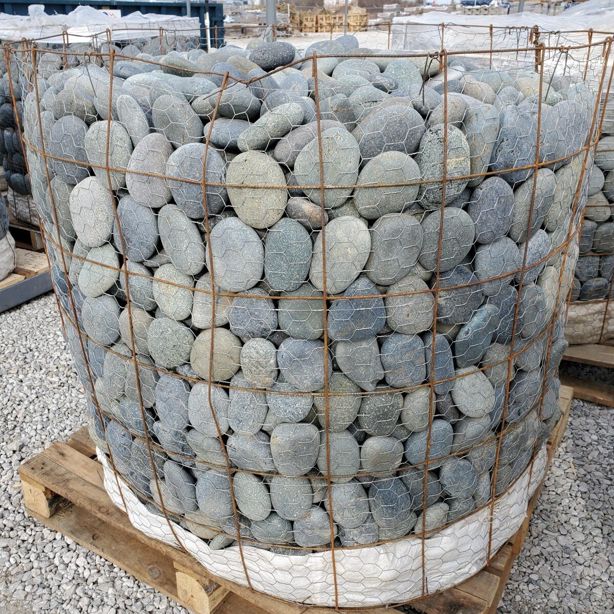 Palletized Mexican Beach Pebbles Black 2 - 3 in. | SiteOne