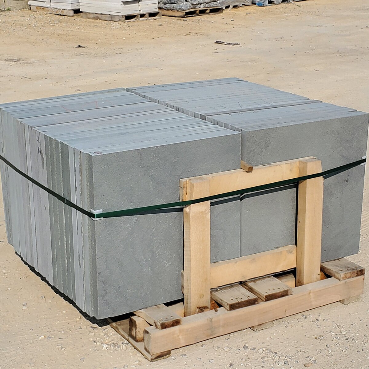 Dimensional Bluestone Select Blue Thermal Full Dimension 1 1/2 in. x 24 ...