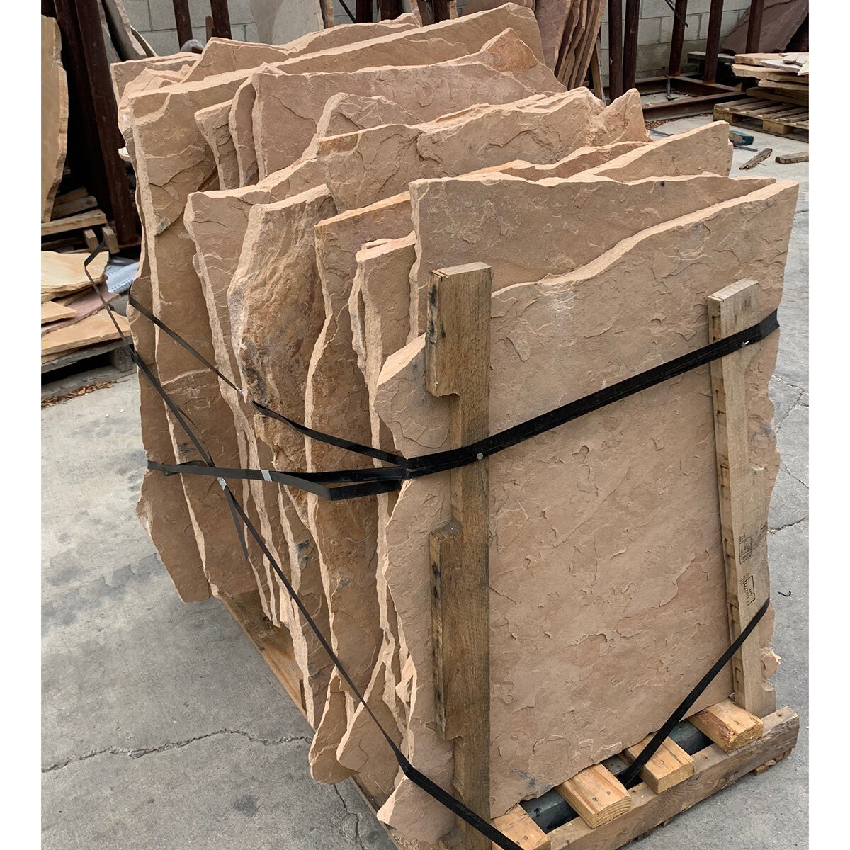 Flagstone Arizona Buff Select Stand Up 1 1/4 in. Minus | SiteOne US