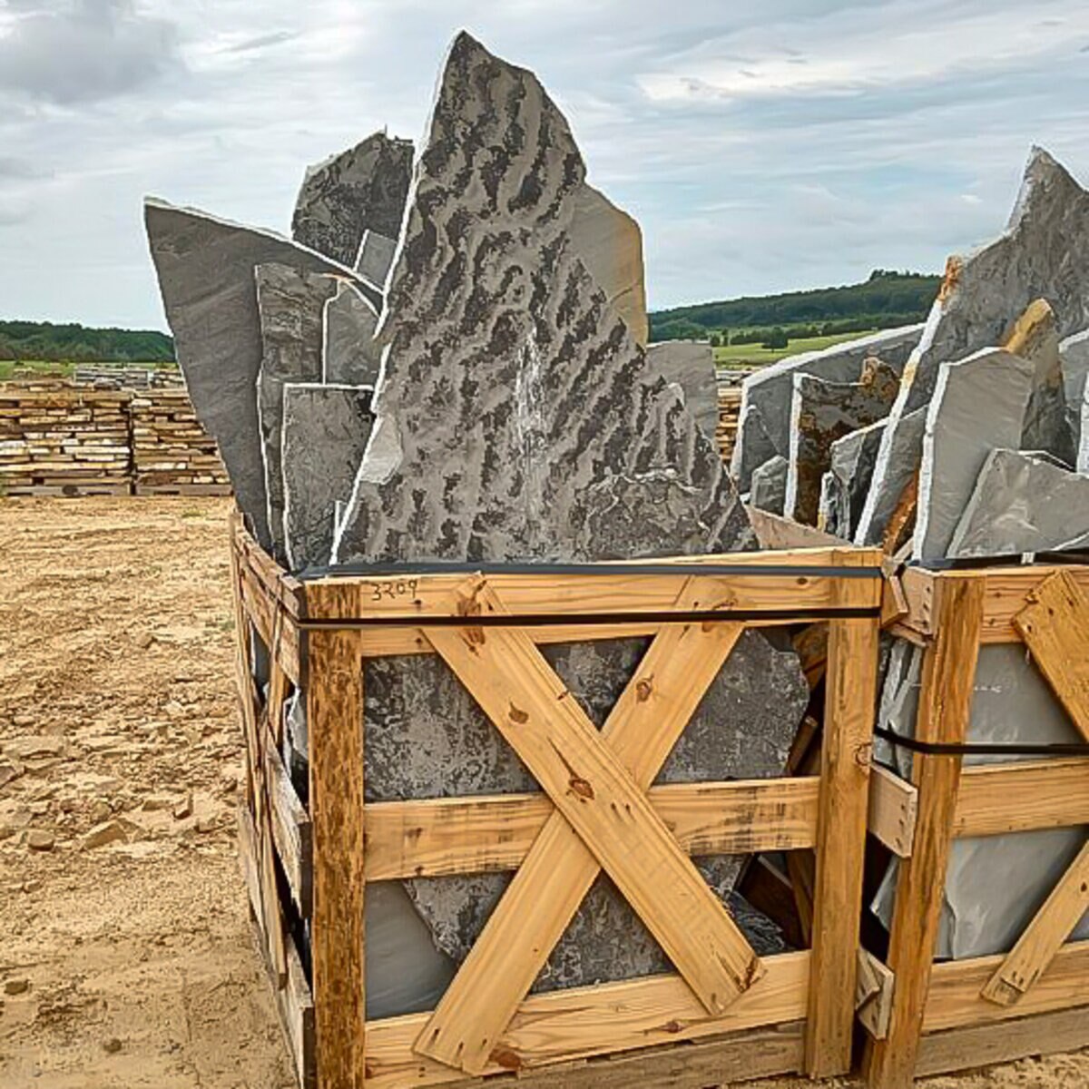 Flagstone Oklahoma Blue Stand Up Prime Select 1 - 2 in | SiteOne US