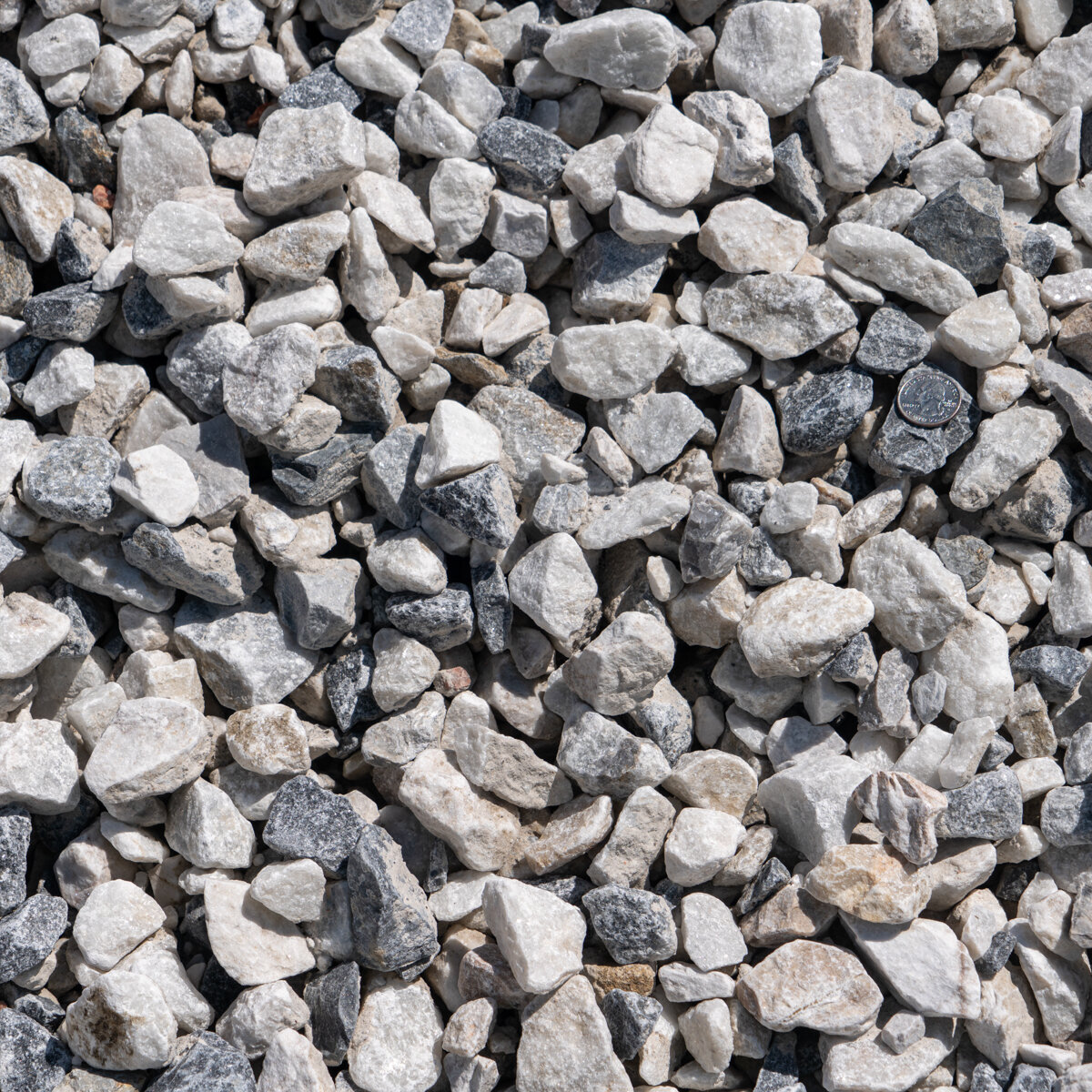 Bulk Marble Chips Gray/White Mix 1 1/2 in | SiteOne US