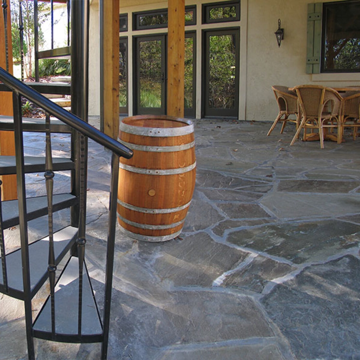 Flagstone Bluestone Full Color Irregular Stand Up 3/4 - 1 1/4 in ...