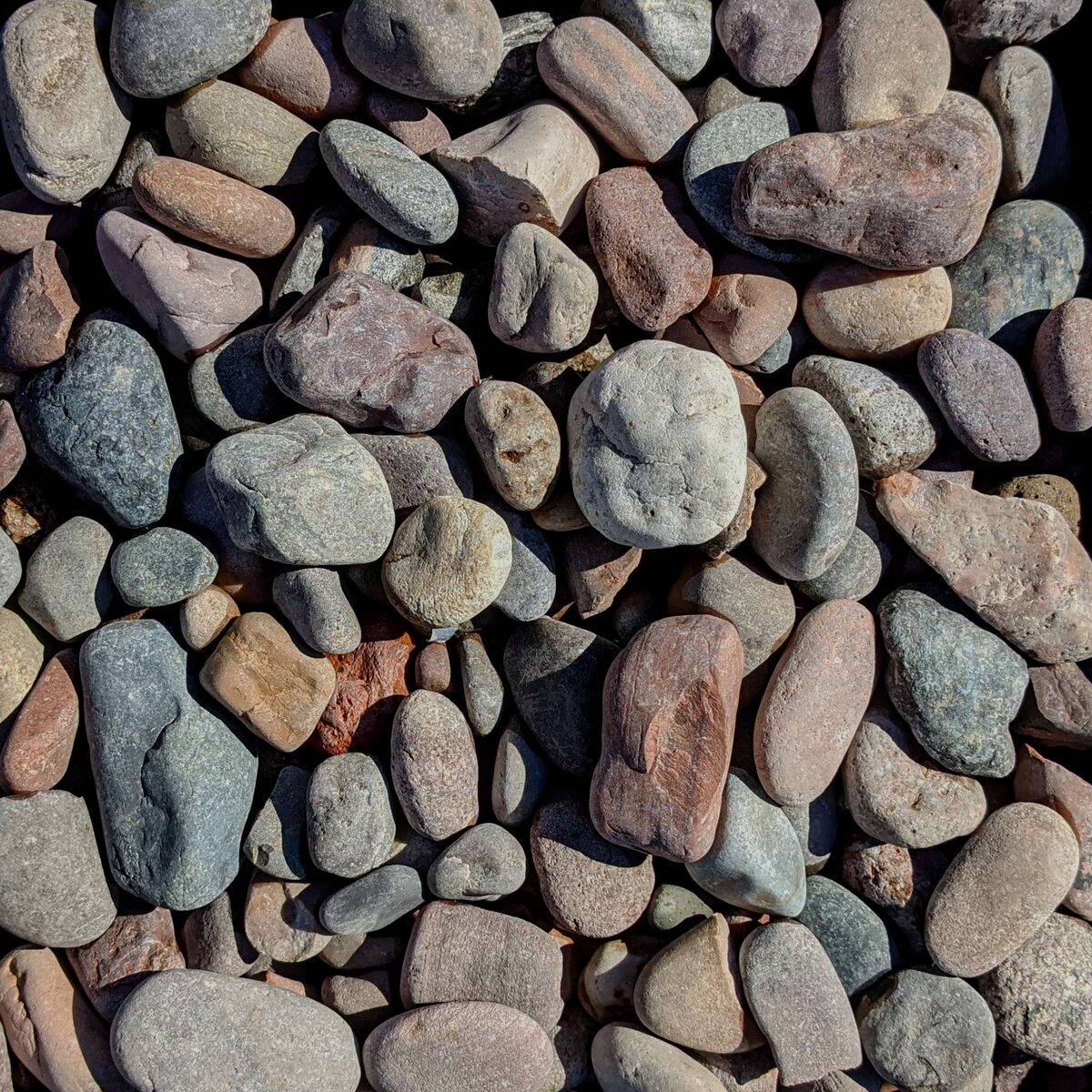 Bulk River Rock Arizona 3/4 in. - 1 1/2 in | SiteOne