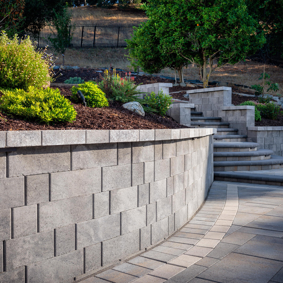 Belgard, Steeple Crest Cap Riviera 3 in. x 12 in. - 8 in. x 12 in. (72 ...