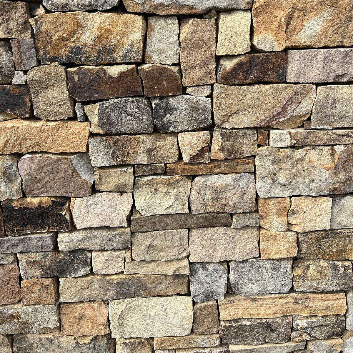 Sawn Thin Veneer Tennessee Weathered Fieldstone Blend Corners | SiteOne
