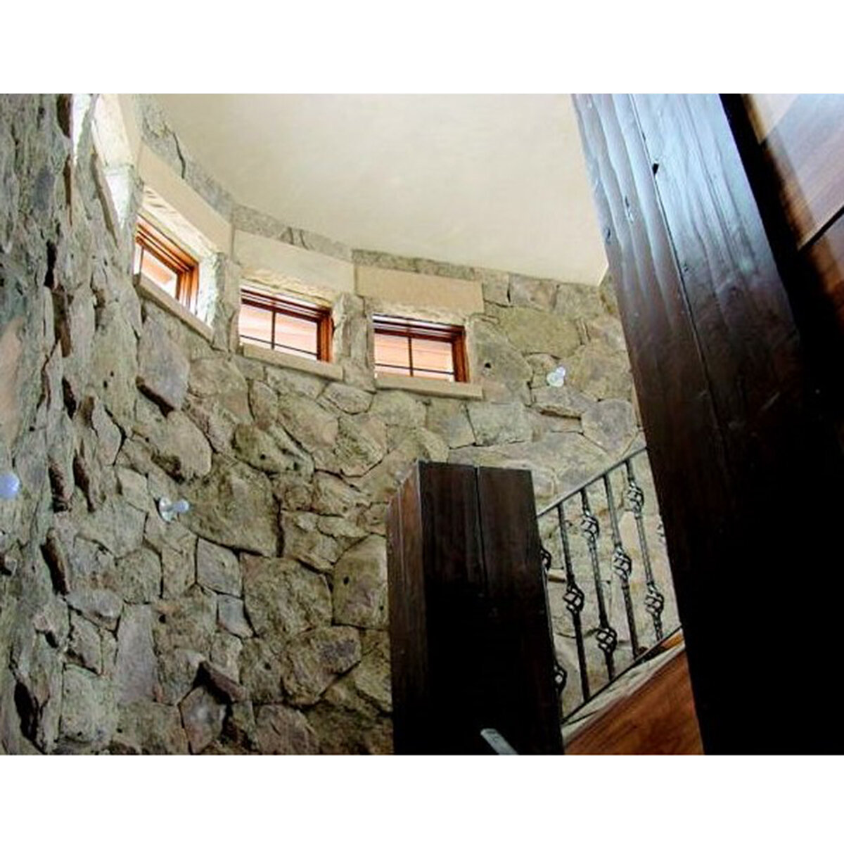 Building Stone Rawlins Moss Rock Veneer | SiteOne US