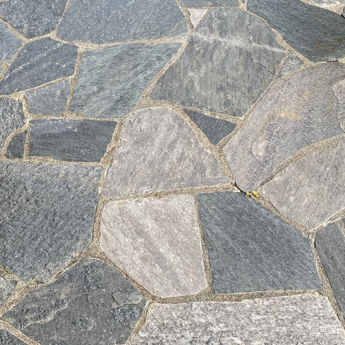 Flagstone Cowboy Coffee Quartzite 3/8 - 3/4 in | SiteOne US