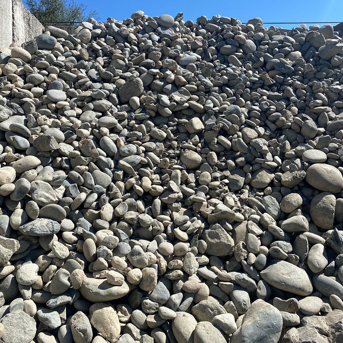 Bulk Brown Valley Cobbles 3 - 6 in | SiteOne US