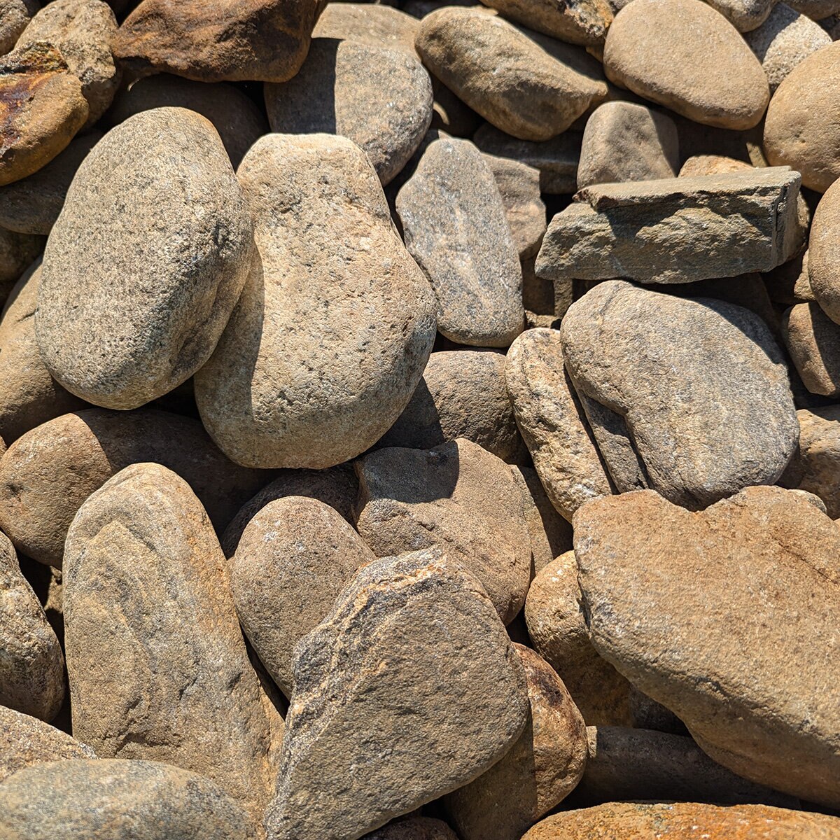 Palletized River Rock Cane Creek Ultra Thin | SiteOne US