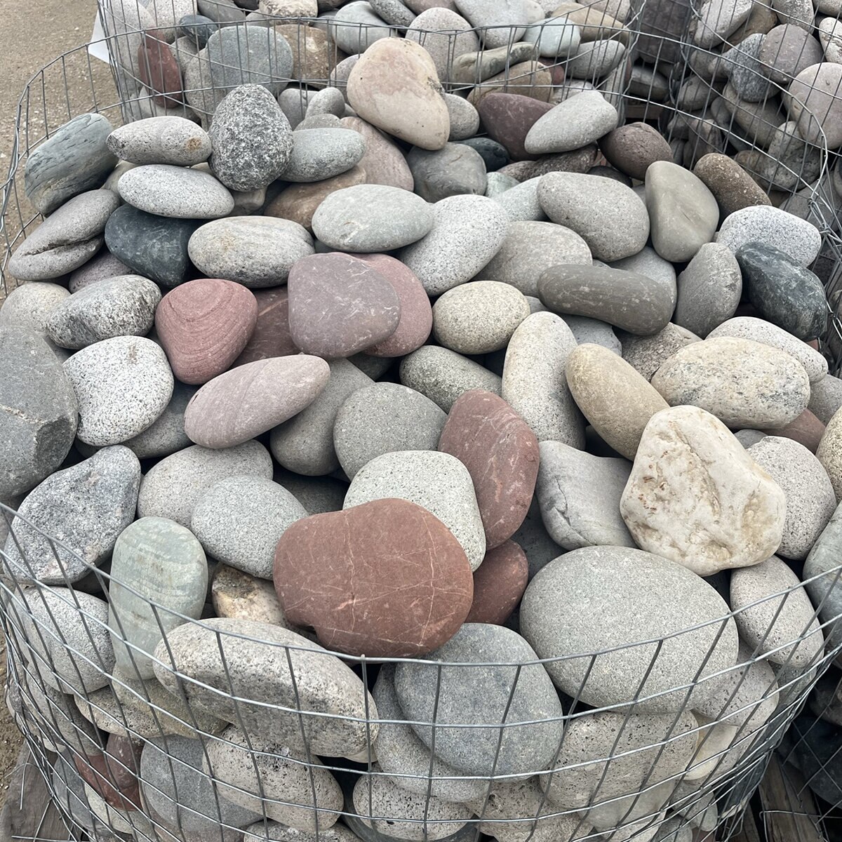 Palletized Rocky Mountain River Flats 3 - 5 in | SiteOne US