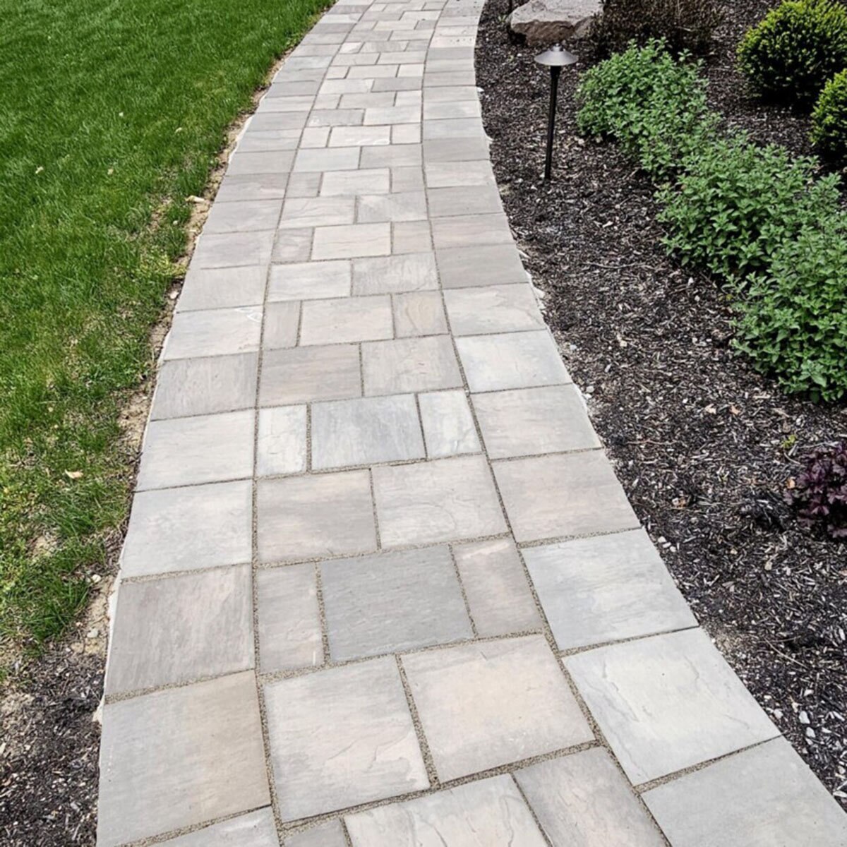 Dimensional Slate Grey Sandstone 1 in. x 18 in. x 24 in | SiteOne US