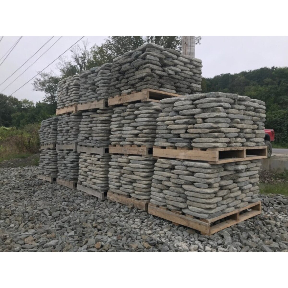 Dimensional Bluestone Select Blue Tumbled 1 in. Mixed Pallet | SiteOne US