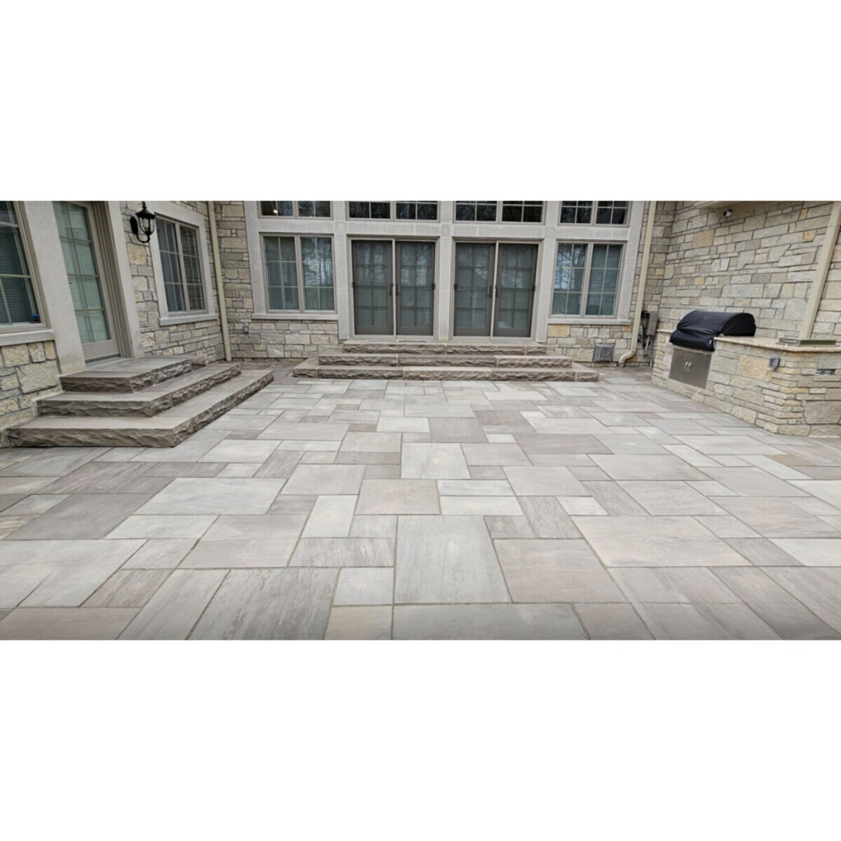 Dimensional Slate Grey Sandstone 1 in. x 18 in. x 18 in | SiteOne US