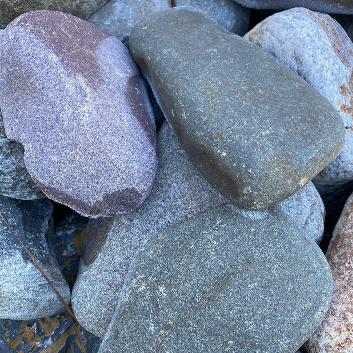 Palletized River Rock Pennsylvania Blend 3 - 5 in | SiteOne US