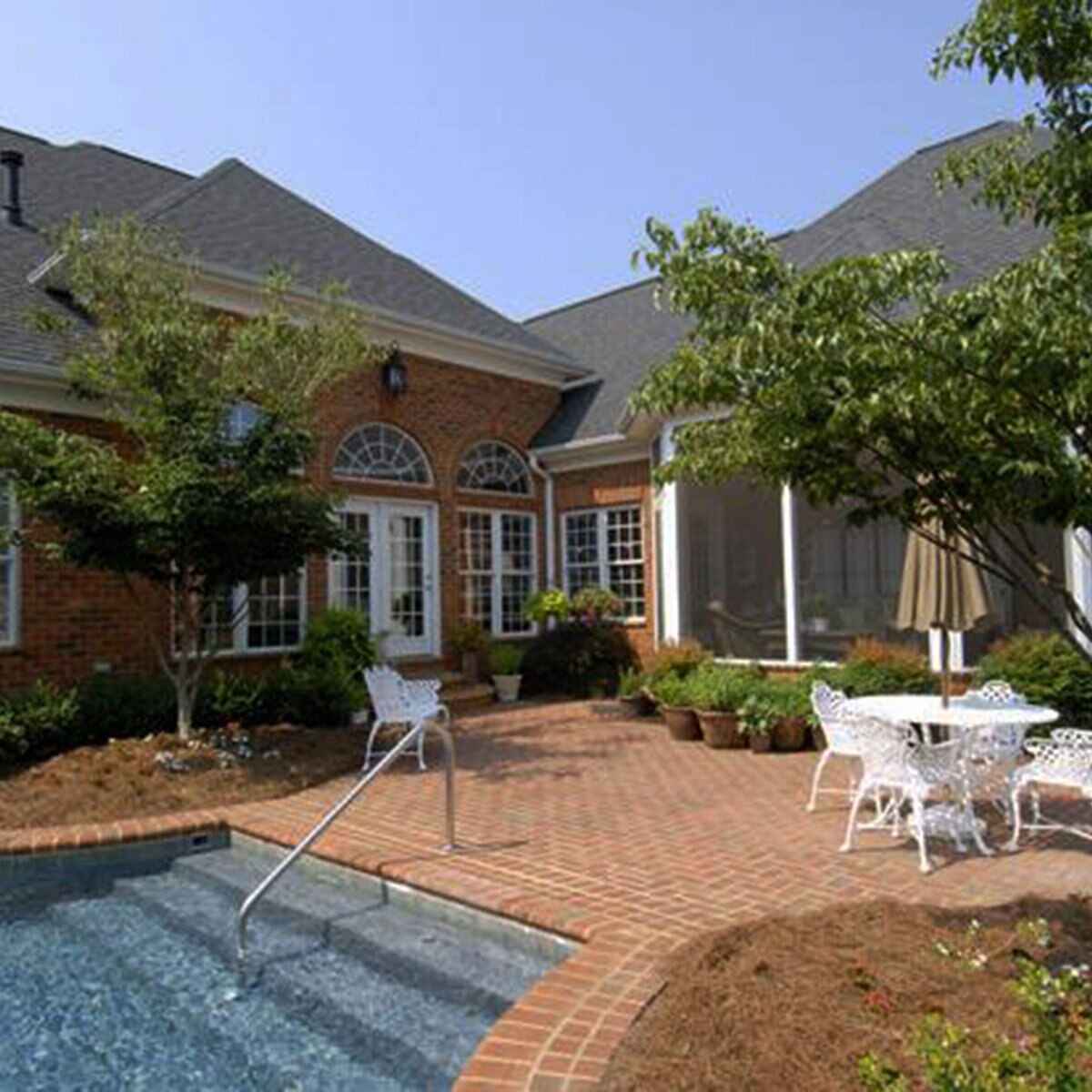 Pine Hall Pathway Clay Paver Full Range 4 in. x 8 in. x 2-1/4 in. (495 ...