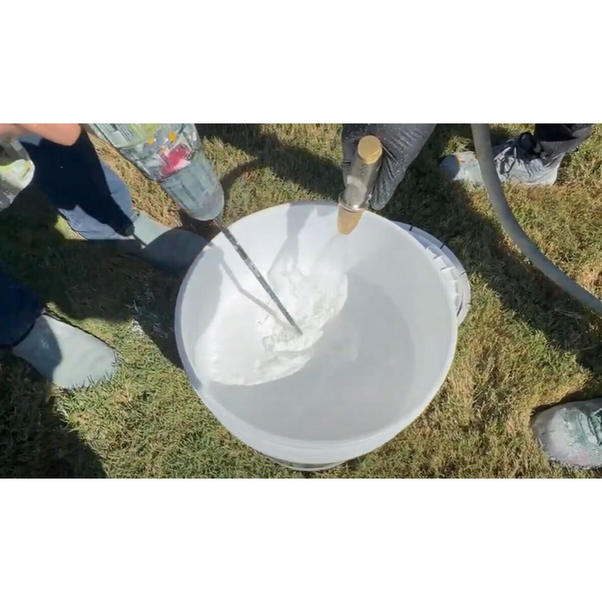 ROBOPAINT Navy Blue Turf Paint 2.5 gal | SiteOne US
