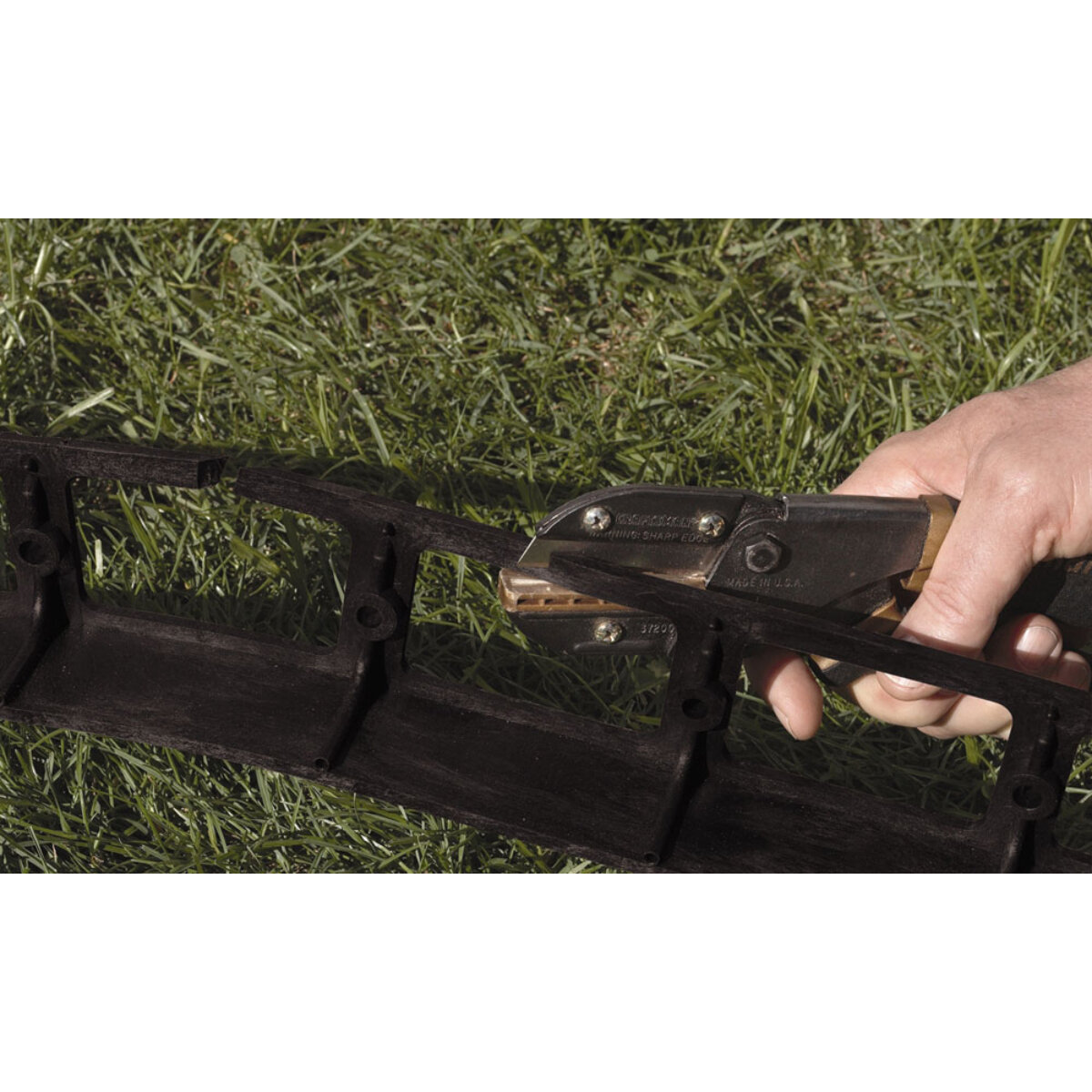 SEK Surebond Snap Edge Paver Edge Restraint 8 ft | SiteOne US