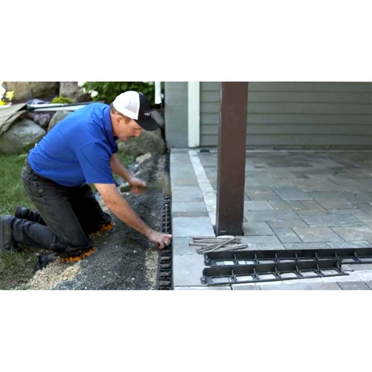 SEK Surebond Snap Edge Paver Edge Restraint 8 ft | SiteOne US