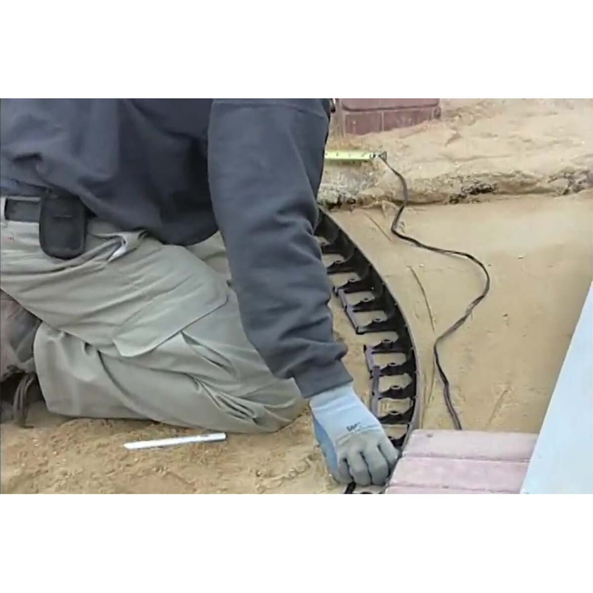 SEK Surebond Snap Edge Paver Edge Restraint 8 ft | SiteOne US