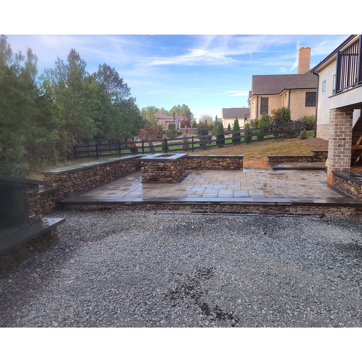 Tennessee Tumbled Cobbles Variegated Brown | SiteOne US